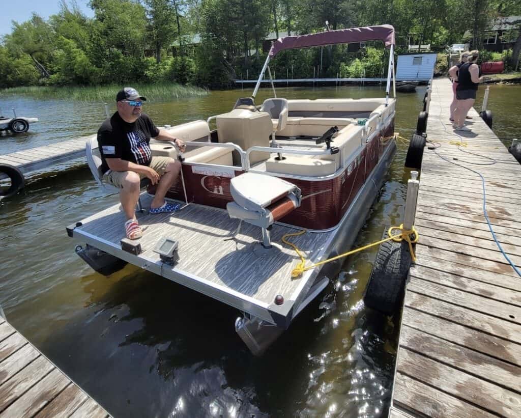 Pontoon & Fishing Boat Rentals - Birch Haven Resort