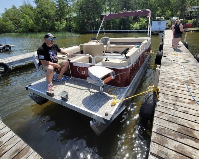 Pontoon & Fishing Boat Rentals - Birch Haven Resort